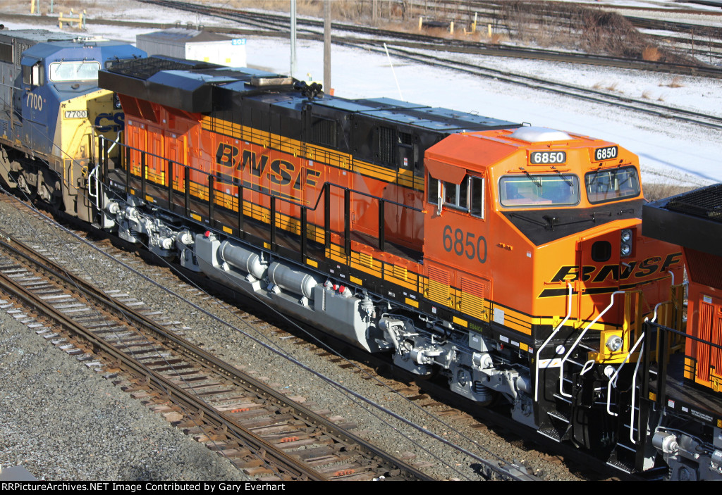 BNSF 6850